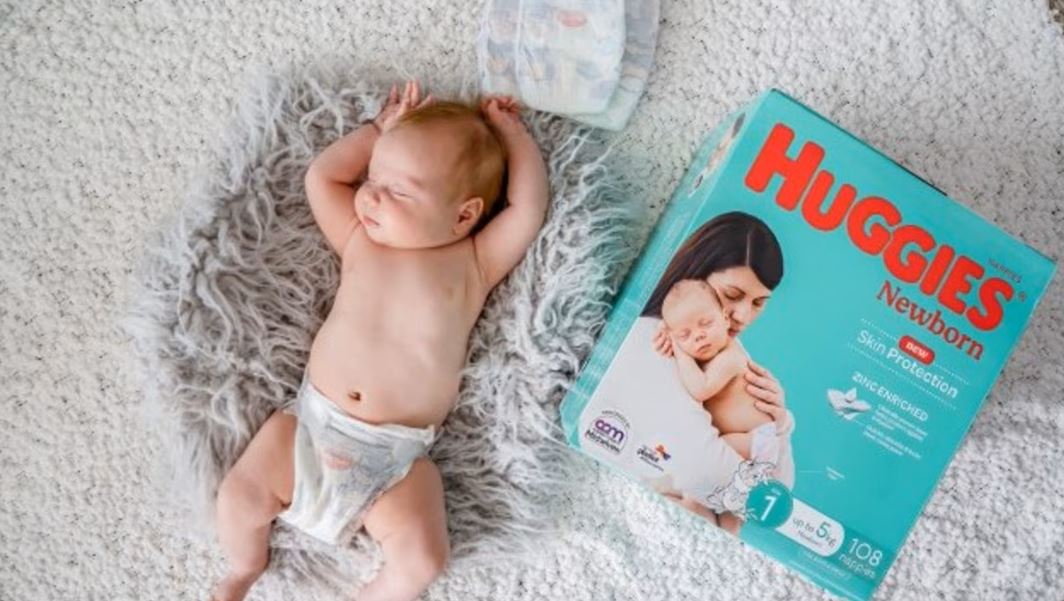 Huggies Ultimate/Newborn Nappy Newborns (up to 5kg, 28/pack, 4 packs ...